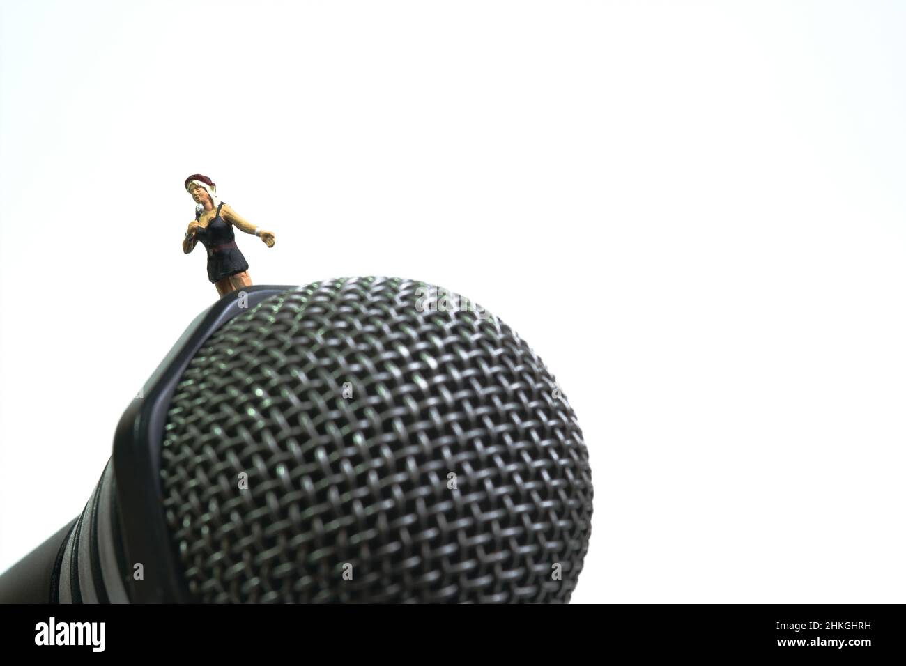 Singer stands hi-res stock photography and images - Alamy