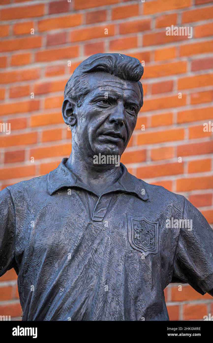 Johnny Haynes statue outside the Fulham football Club, Craven Cottage ...