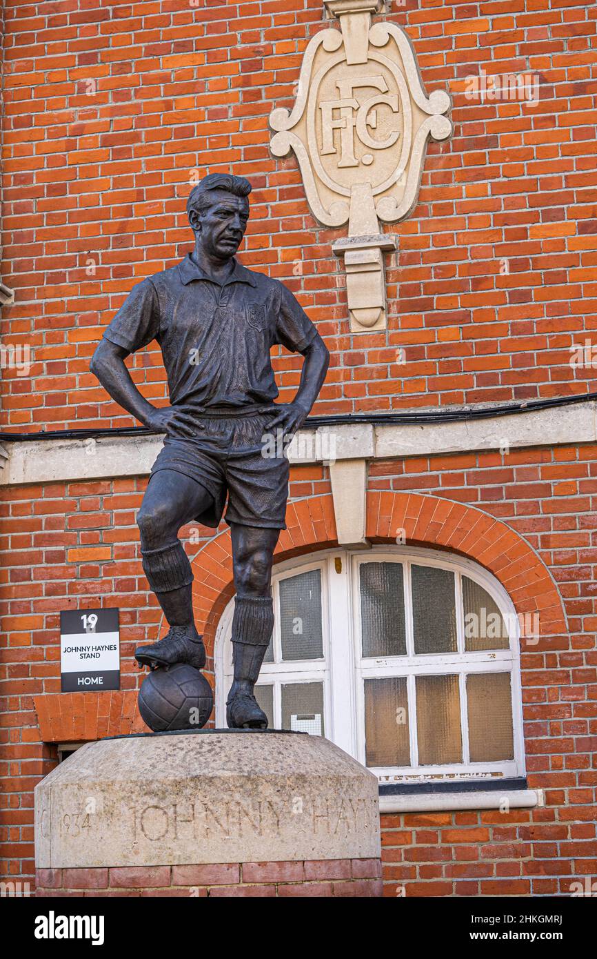 Johnny Haynes statue outside the Fulham football Club, Craven Cottage ...