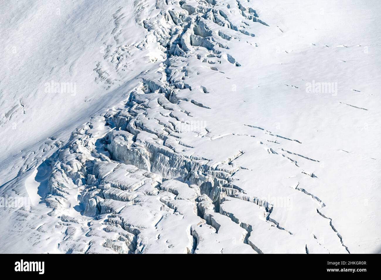 Cracks in the mountain hi-res stock photography and images - Alamy