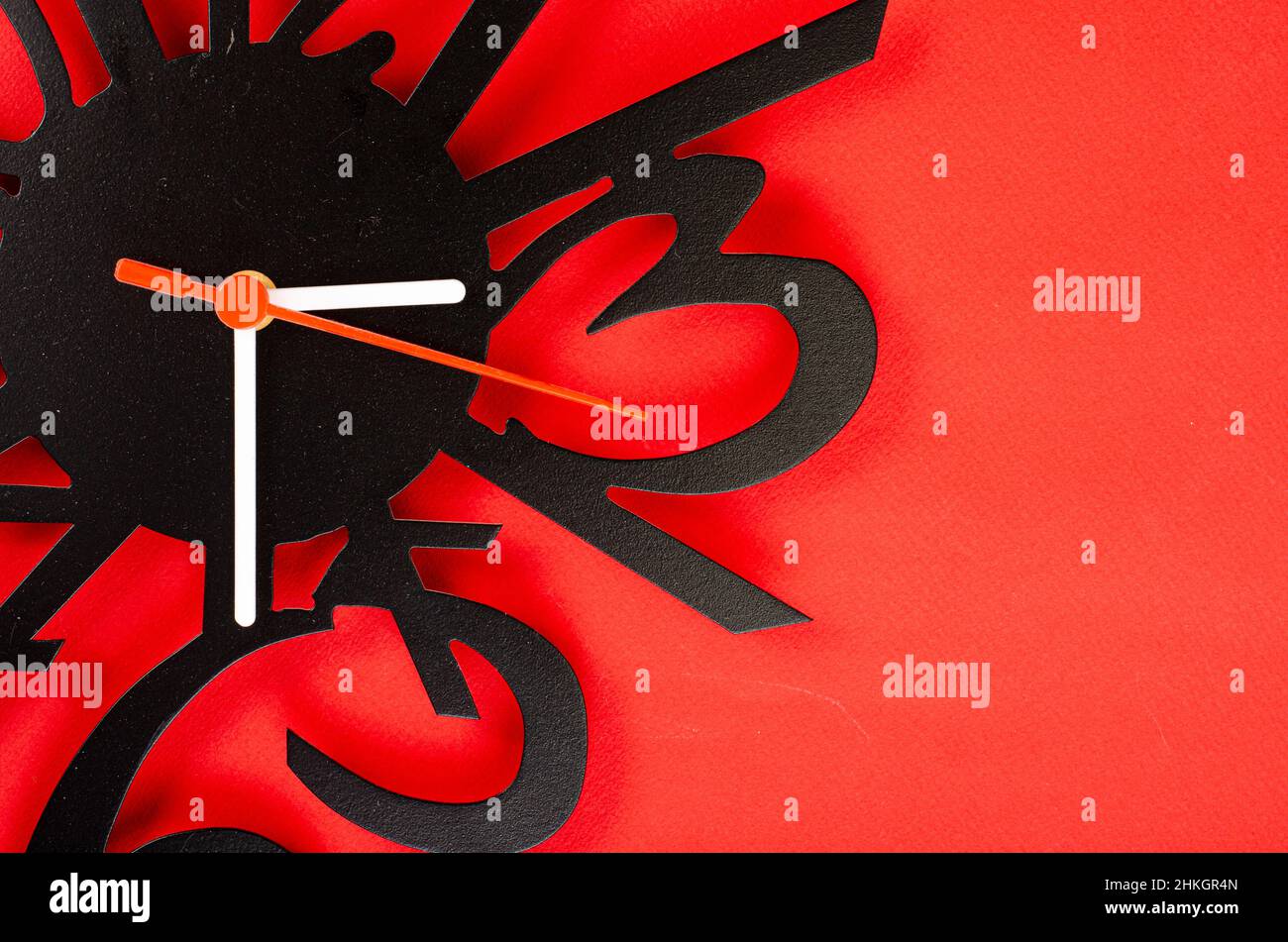 Time clock round circle numbers hand hands hour minute hi-res stock ...