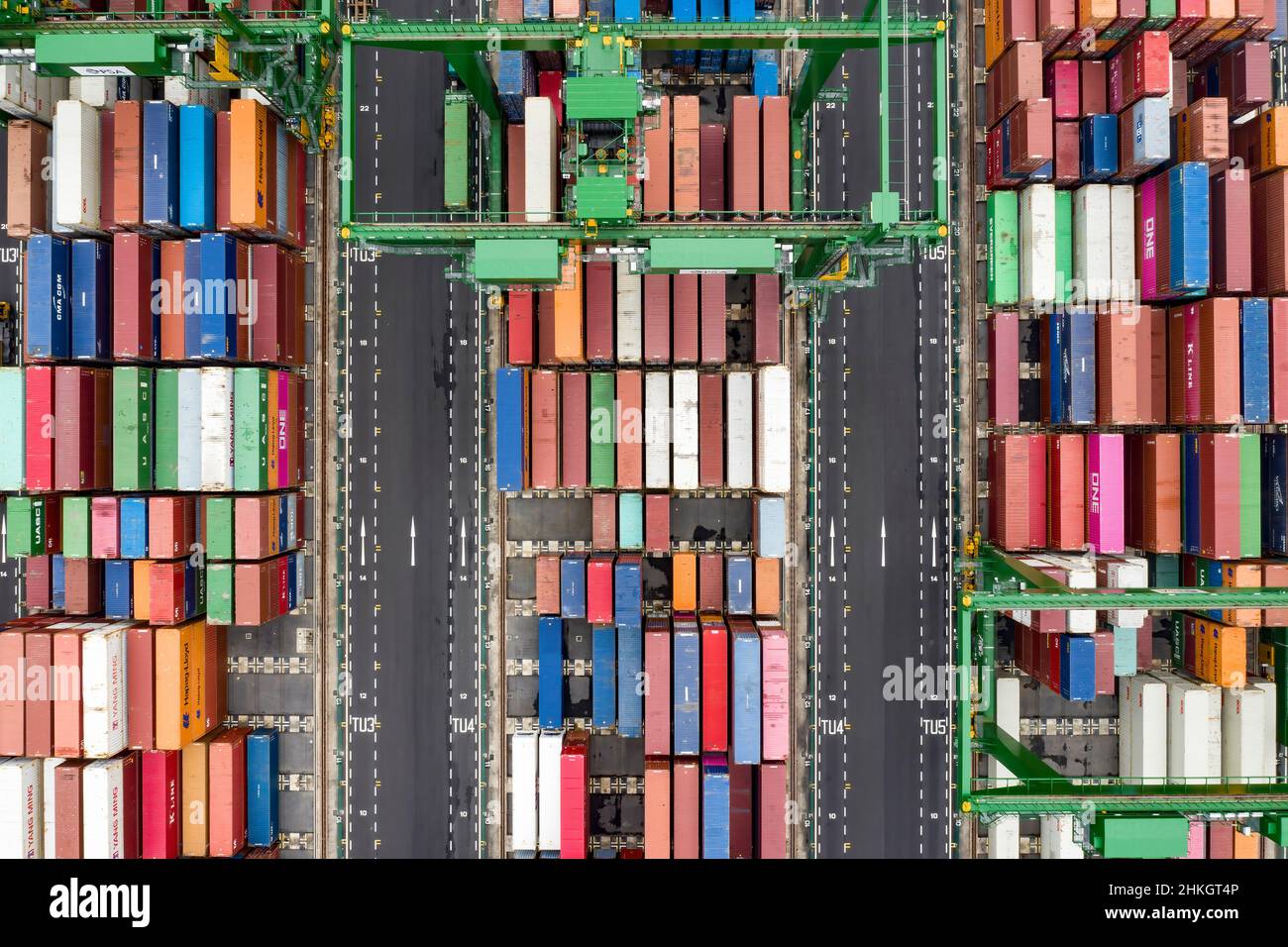 Container harbor, Singapore Stock Photo - Alamy