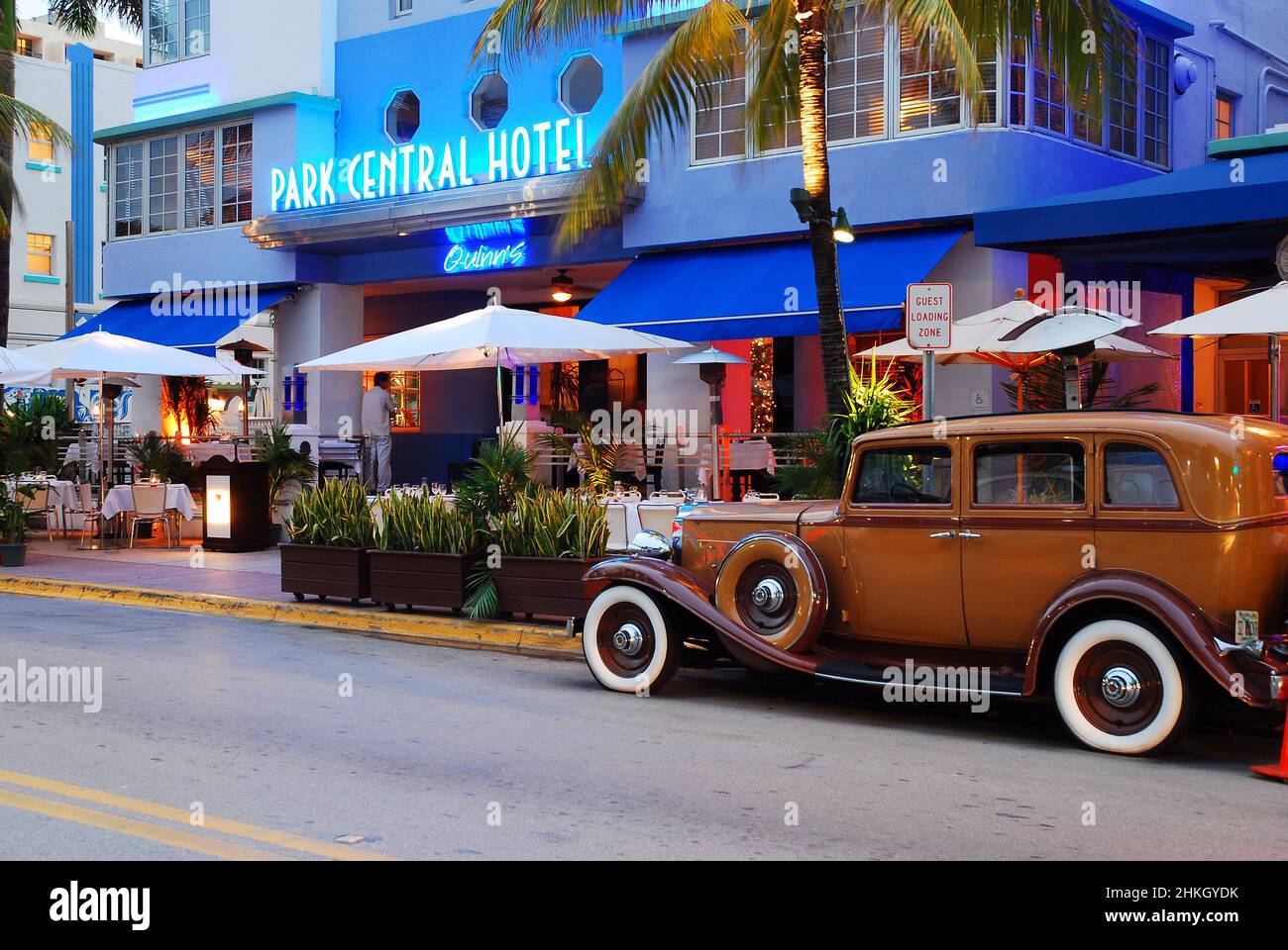 South beach architecture hi-res stock photography and images - Alamy