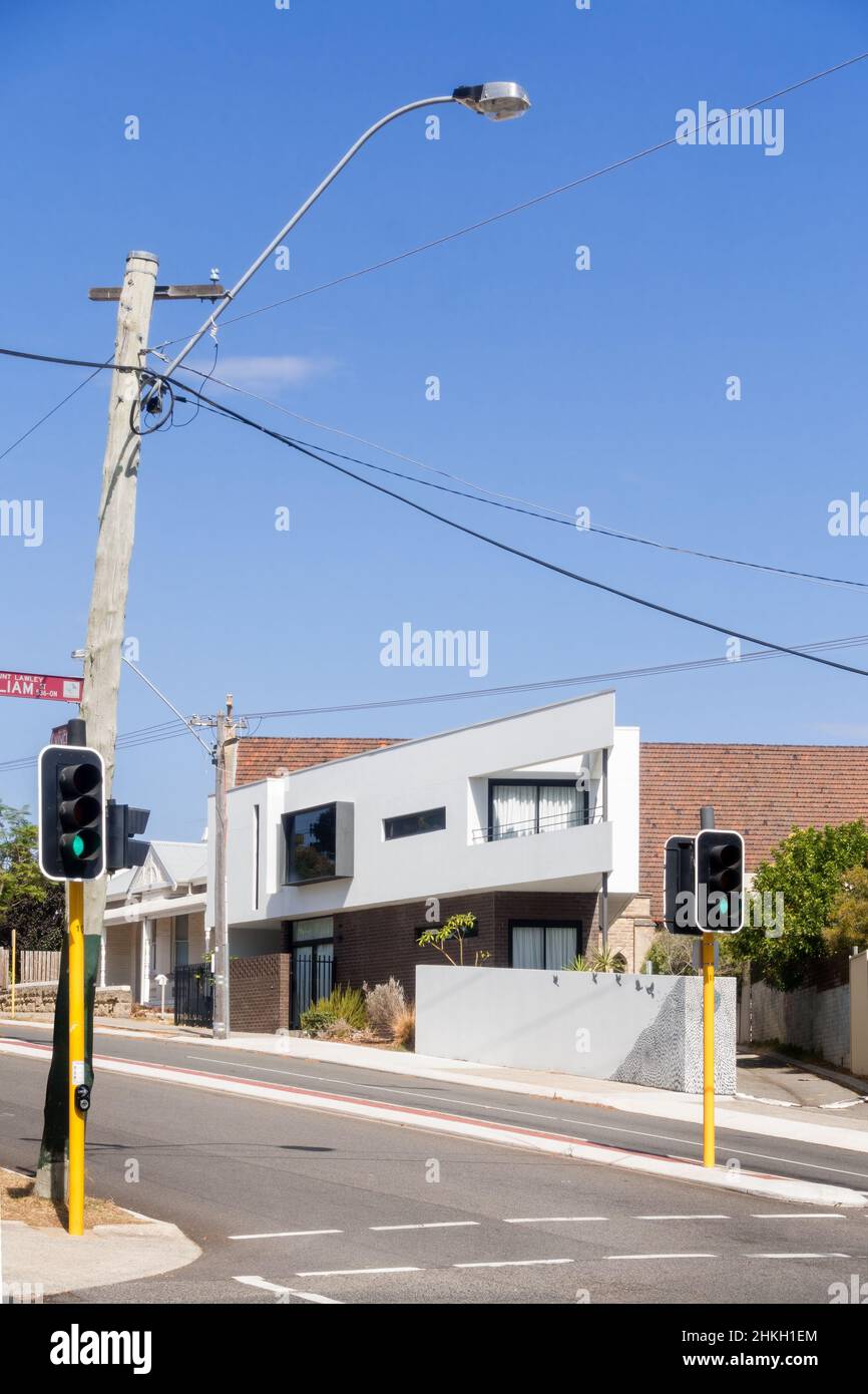 Triangle house design hi-res stock photography and images - Alamy