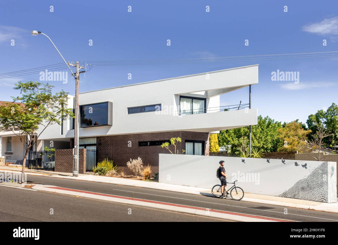 Triangle house design hi-res stock photography and images - Alamy