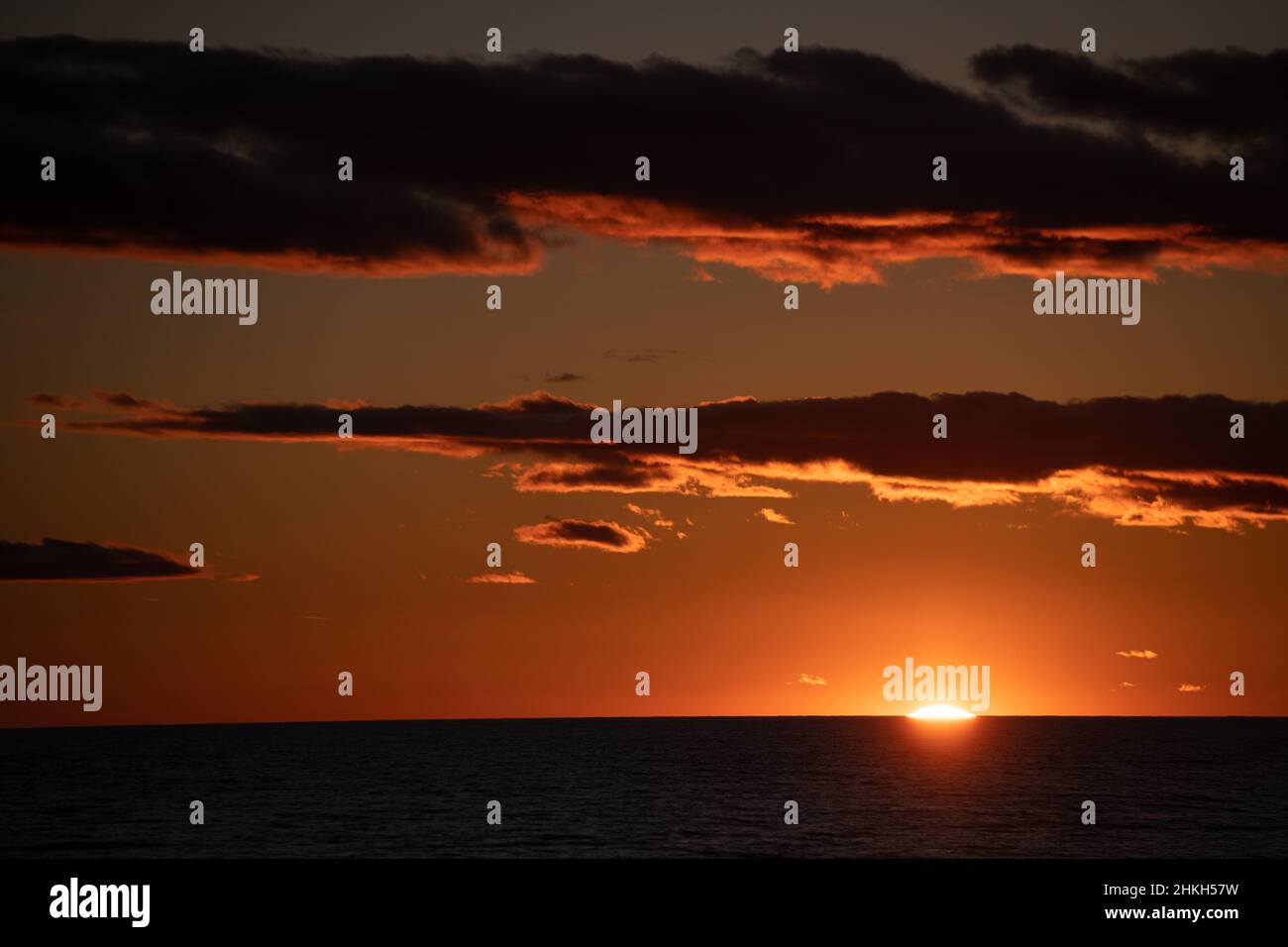 Waterfront backdrop hi-res stock photography and images - Alamy