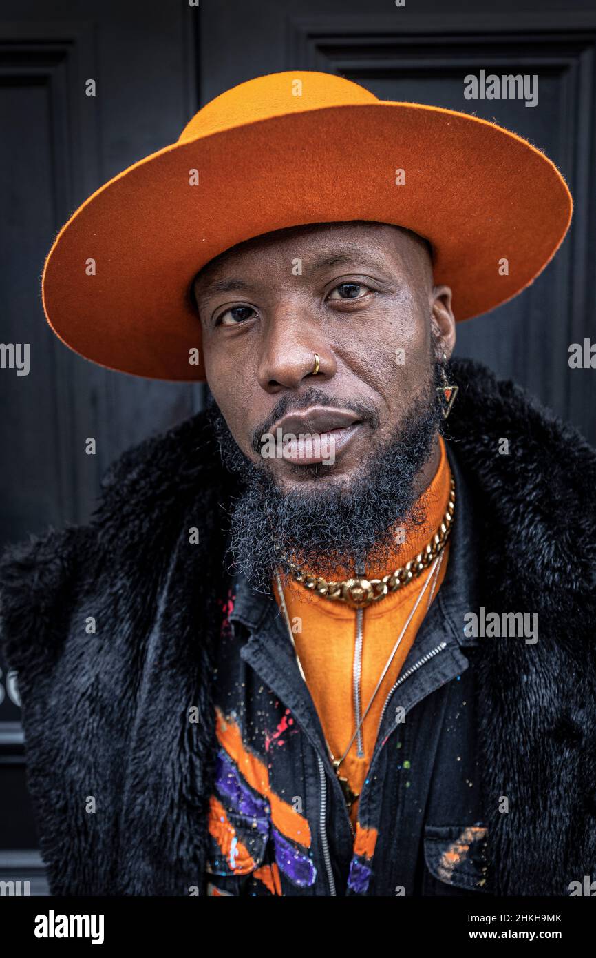 Fashion_artist hi-res stock photography and images - Alamy