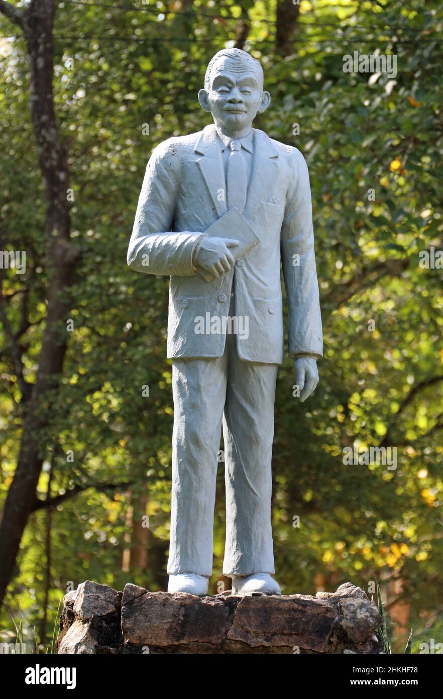 Statue of famous archaeologist Senarath Paranavithana at Sigiriya Stock ...