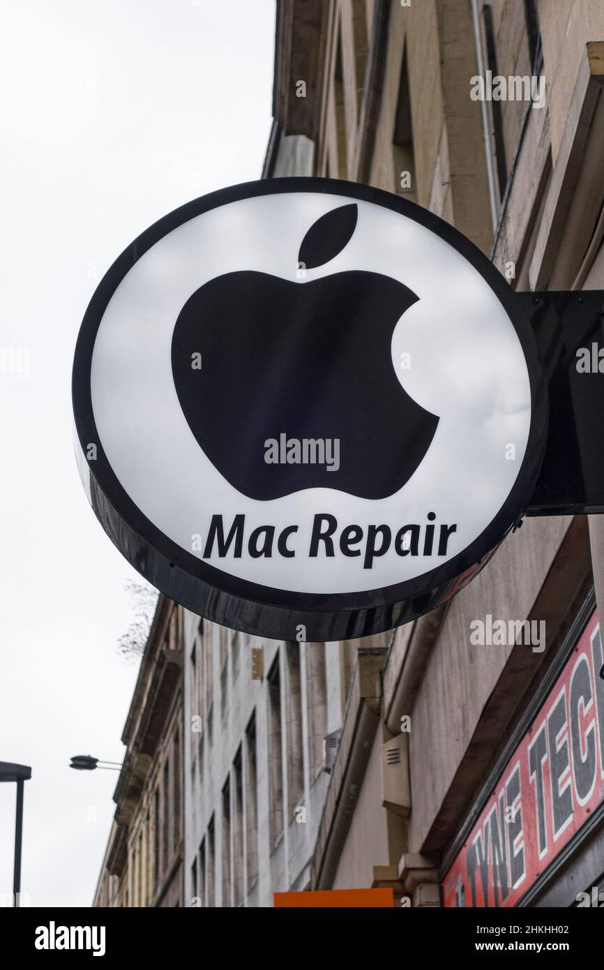 Mac repair sign outside a UK repair store Stock Photo - Alamy