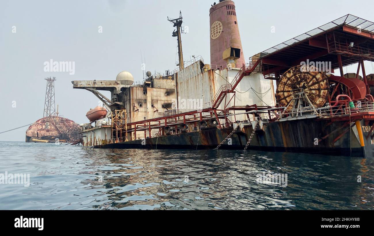 Floating storage facility hi-res stock photography and images - Alamy