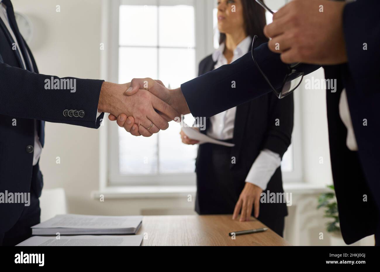 Professional handshake hi-res stock photography and images - Alamy