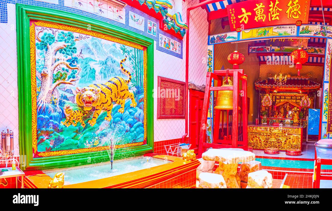 Thailand southeast asia lion hi-res stock photography and images - Alamy