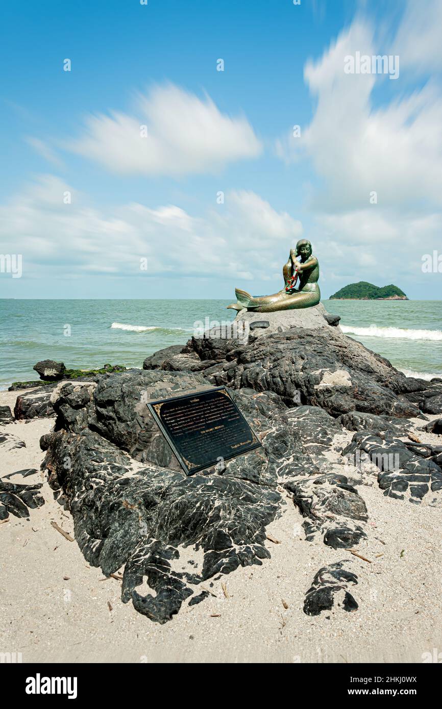 golden mermaid statues on Samila beach. Landmark of Songkla in Thailand ...
