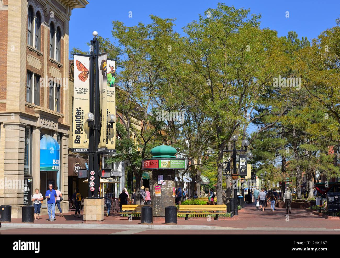 The scenic Pearl Street Mall in downtown, Boulder CO Stock Photo - Alamy