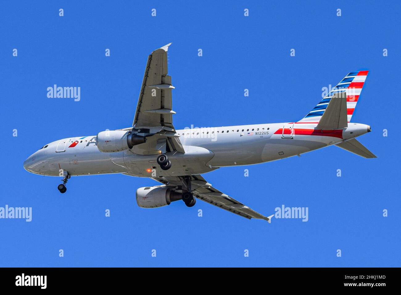 American Airlines Airbus A320.214 N122US Stock Photo - Alamy