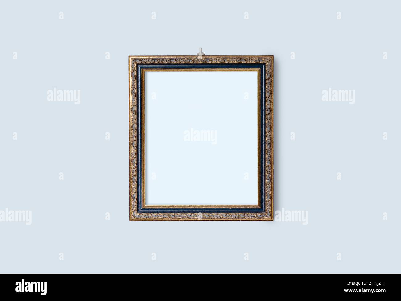 Light blue wall hi-res stock photography and images - Alamy