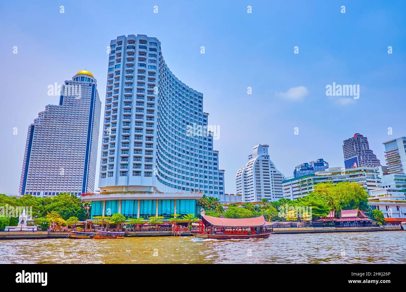Office building complexes hi-res stock photography and images - Alamy