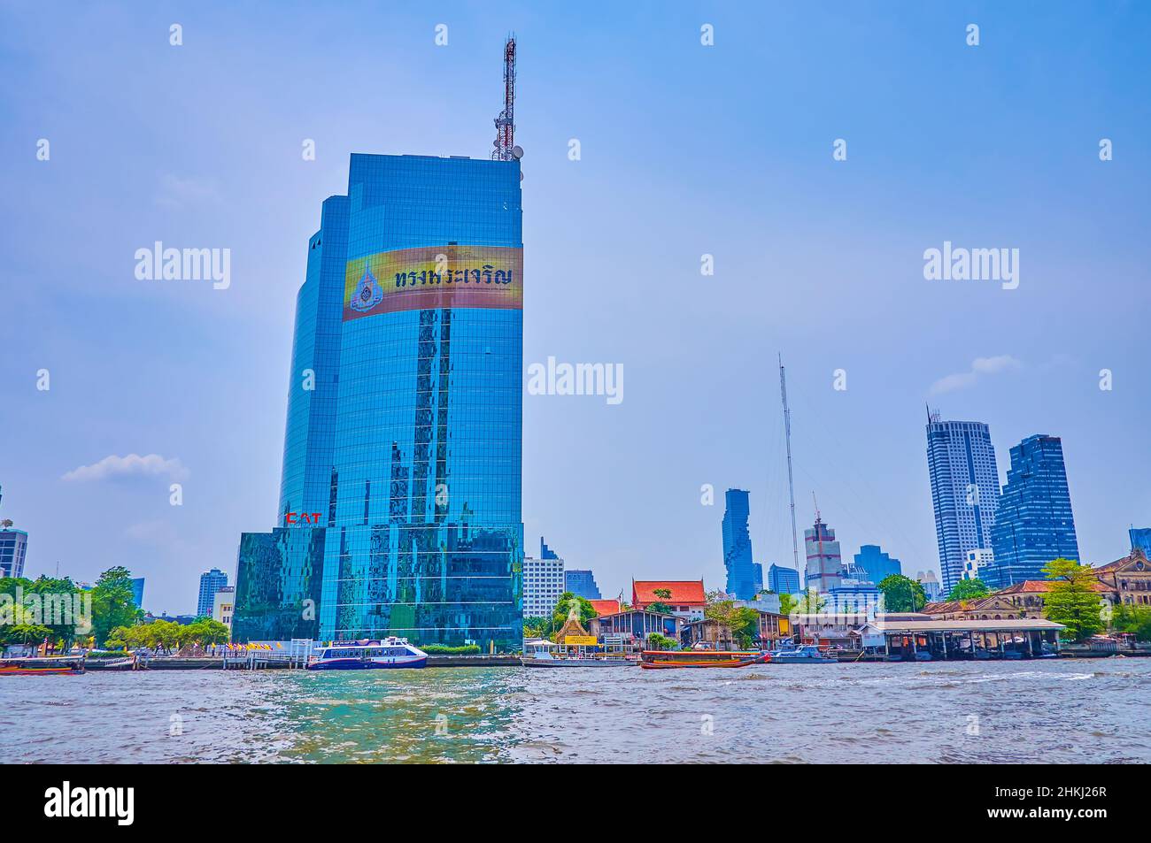 BANGKOK, THAILAND - MAY 12, 2019: The modern glass business building on ...