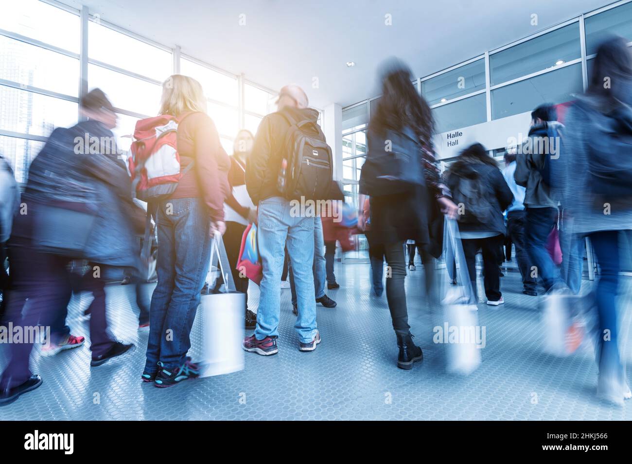 Shopping mall event crowd hi-res stock photography and images - Alamy