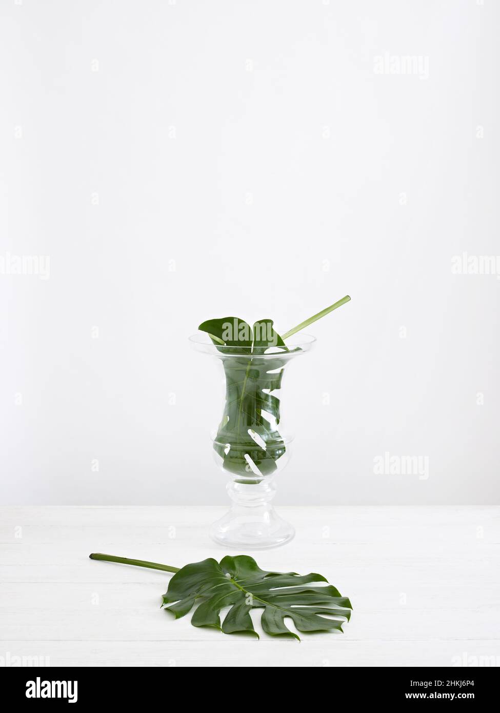 Creating a layered flower arrangement Stock Photo - Alamy