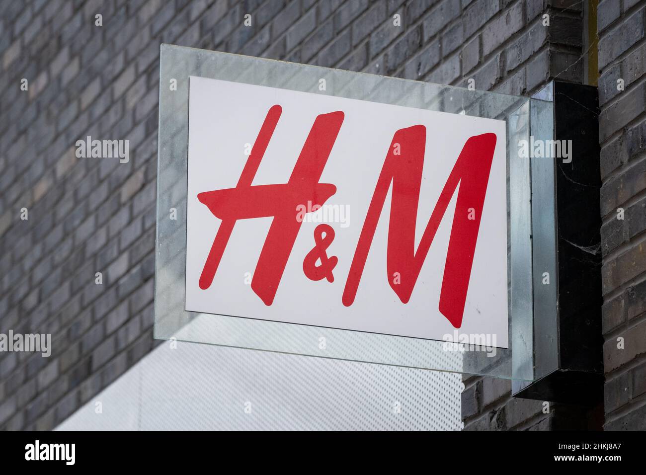 A close-up of a H&M store sign Stock Photo - Alamy