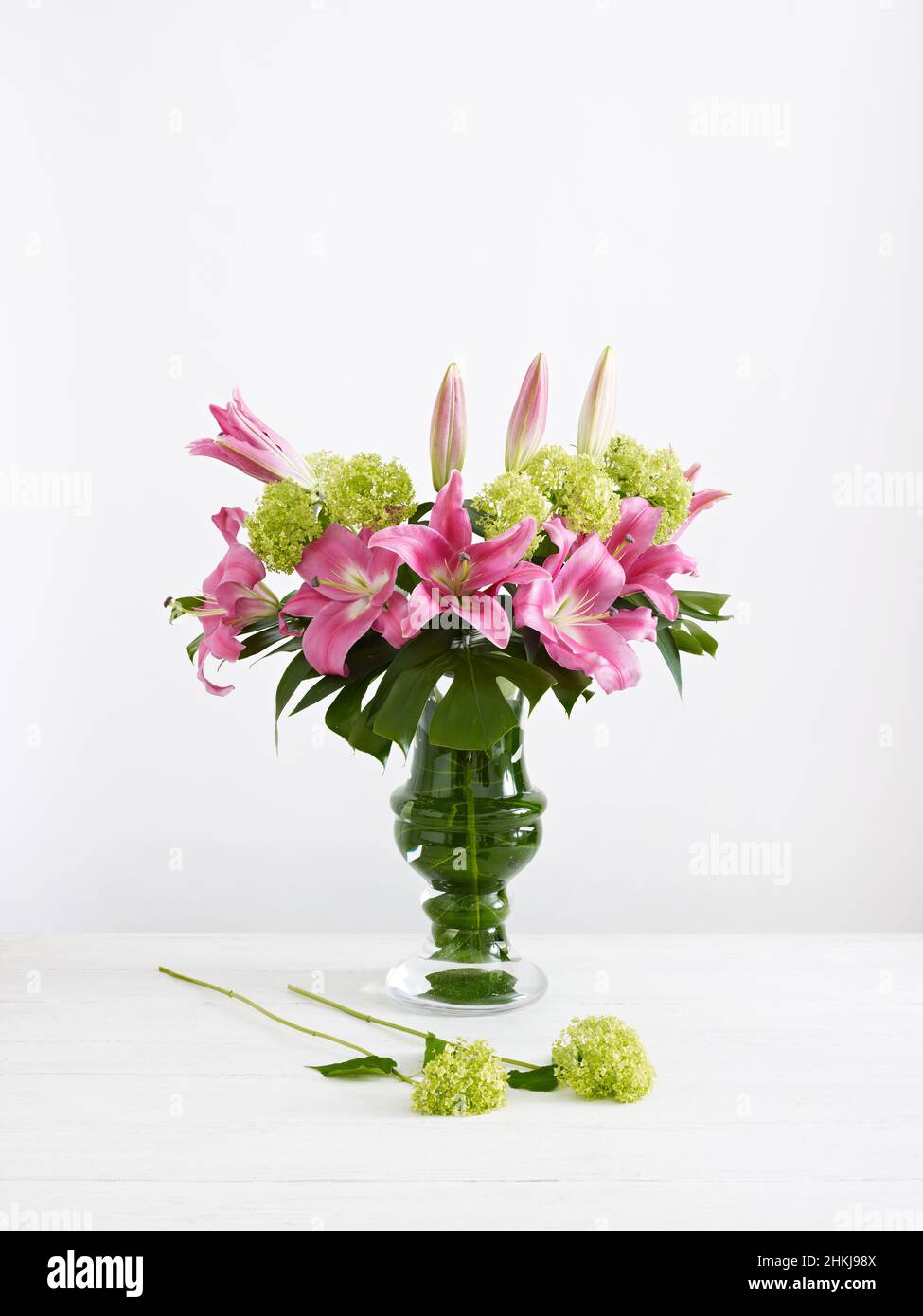 Creating a layered flower arrangement Stock Photo - Alamy