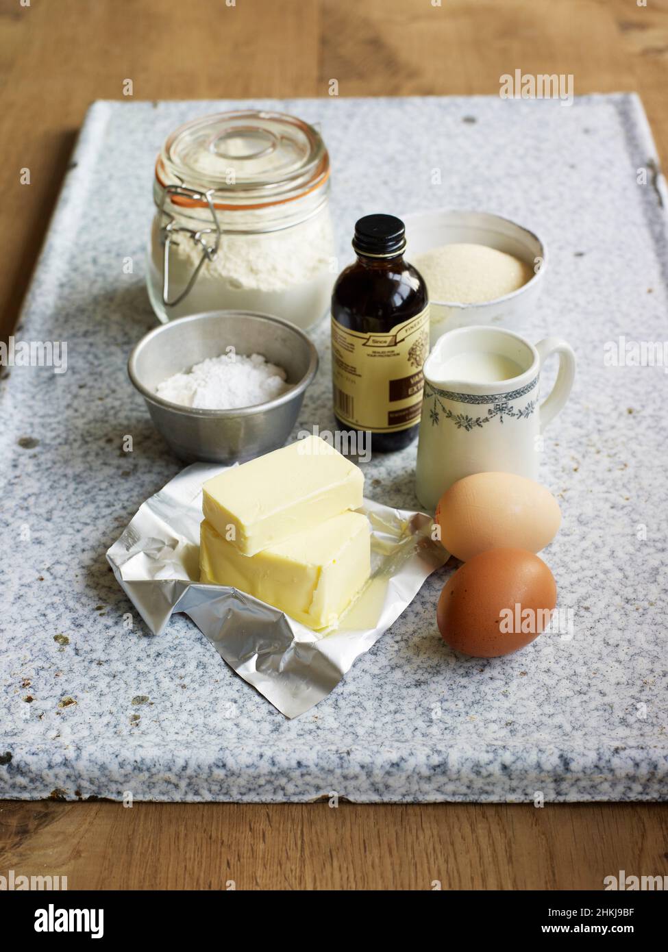 Ingredients for Victoria sponge cake Stock Photo - Alamy