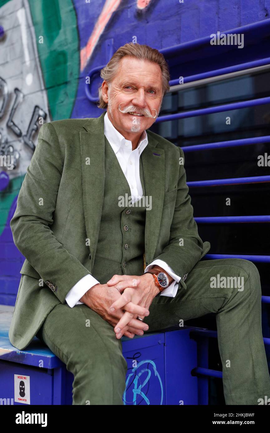 Berlin, Germany. 04th Feb, 2022. EXCLUSIVE - Actor Ingo Lenßen on a ...