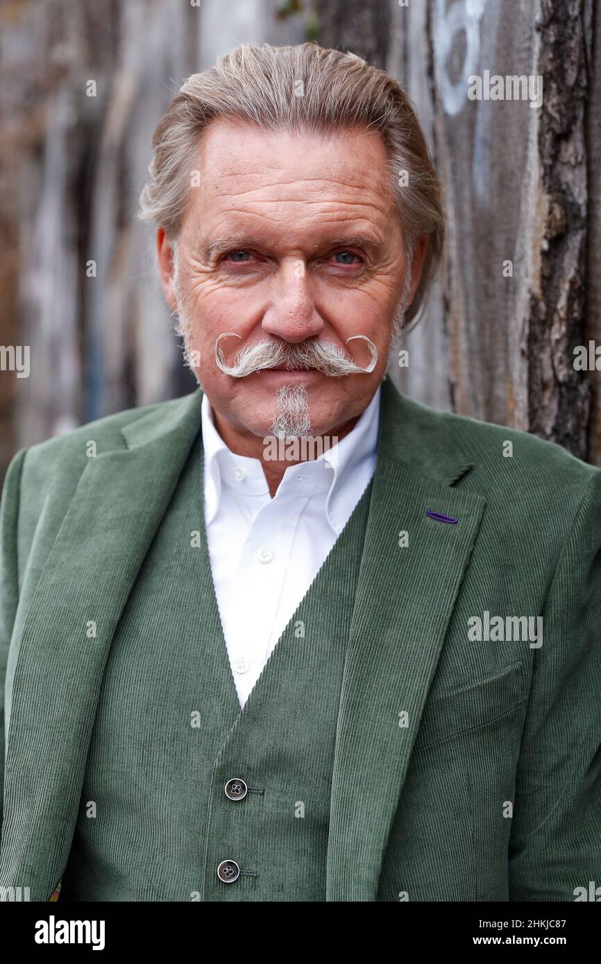 Berlin, Germany. 04th Feb, 2022. EXCLUSIVE - Actor Ingo Lenßen on a ...