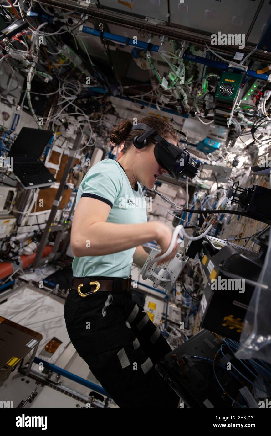 NASA wearing a virtual reality headset on the ISS Stock Photo - Alamy