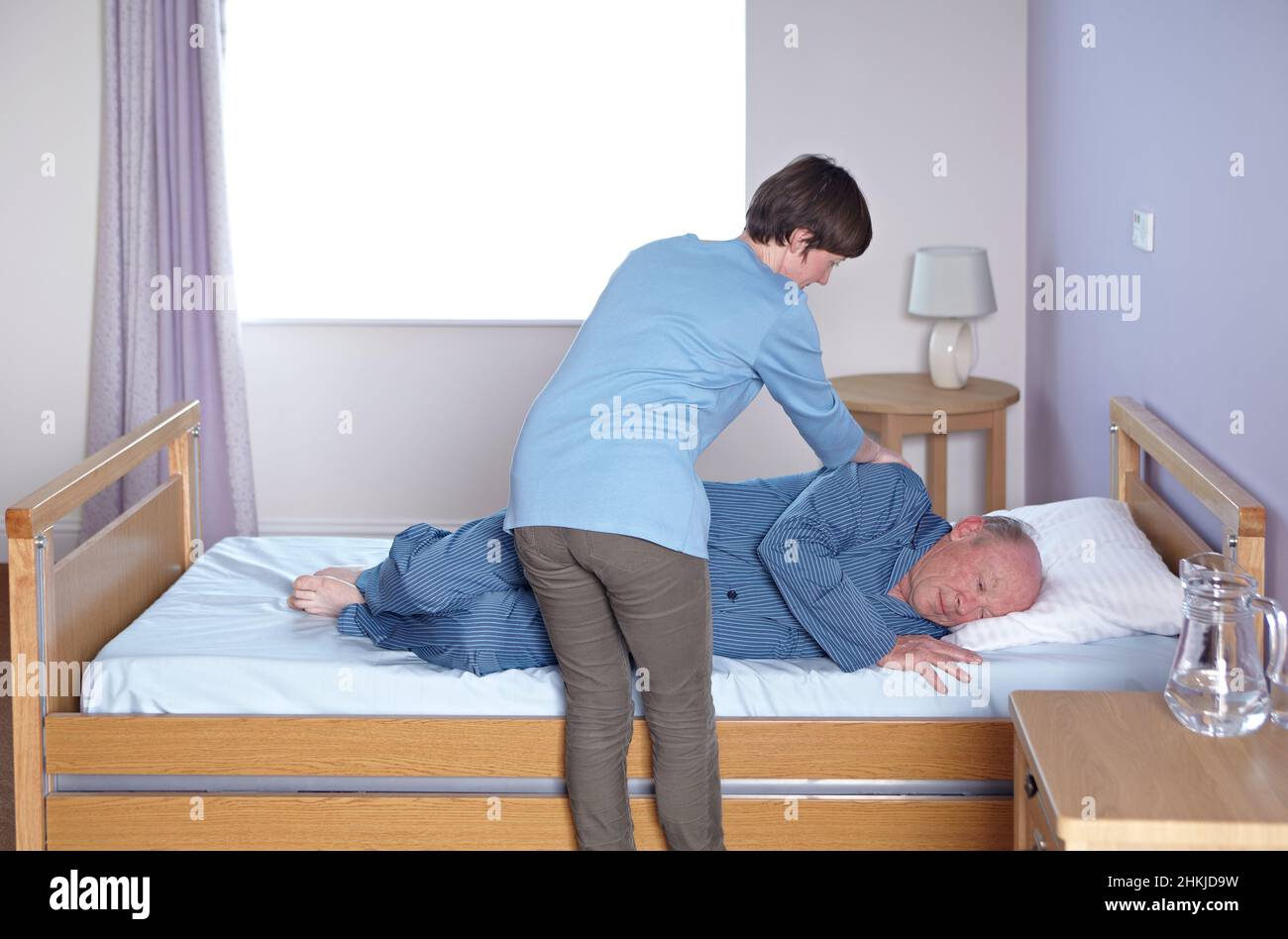 Mobility in bed Stock Photo - Alamy