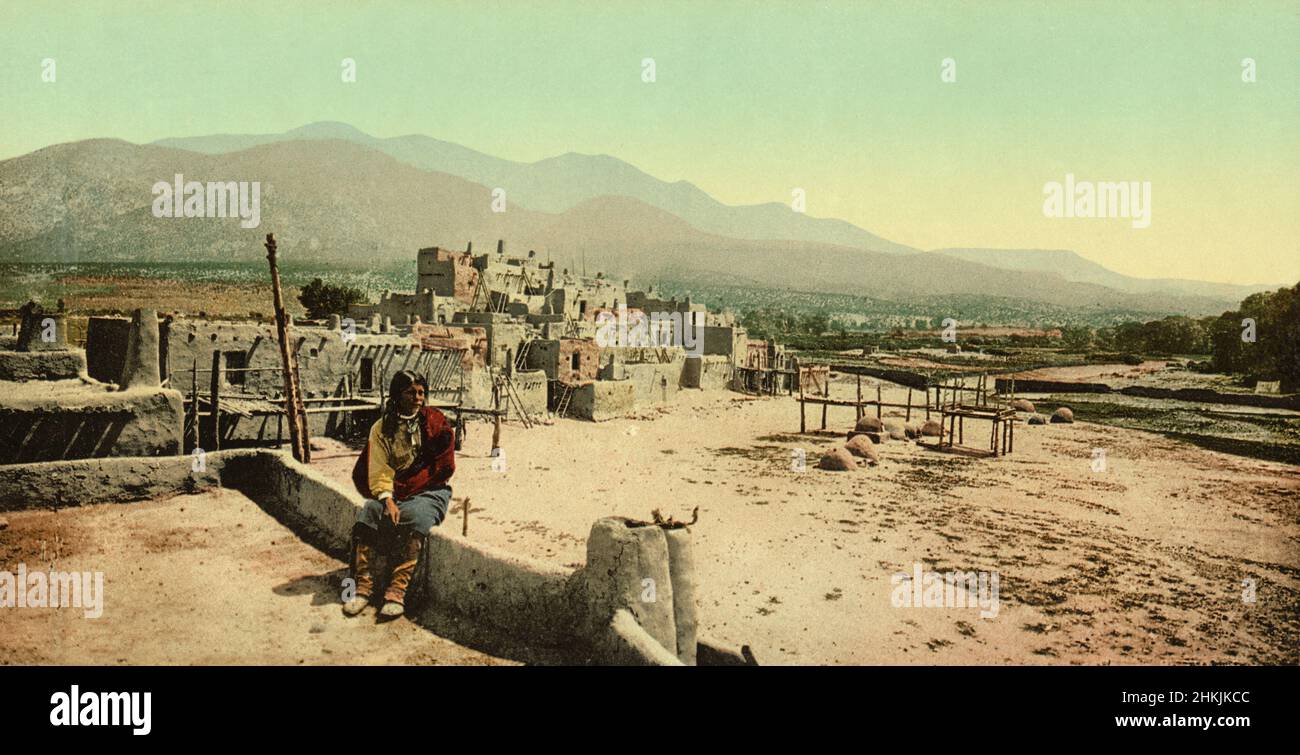 Pueblo pueblos vintage hi-res stock photography and images - Alamy