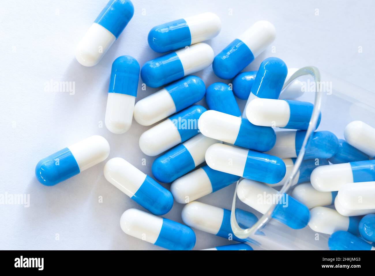 Amoxicillin pill hi-res stock photography and images - Alamy