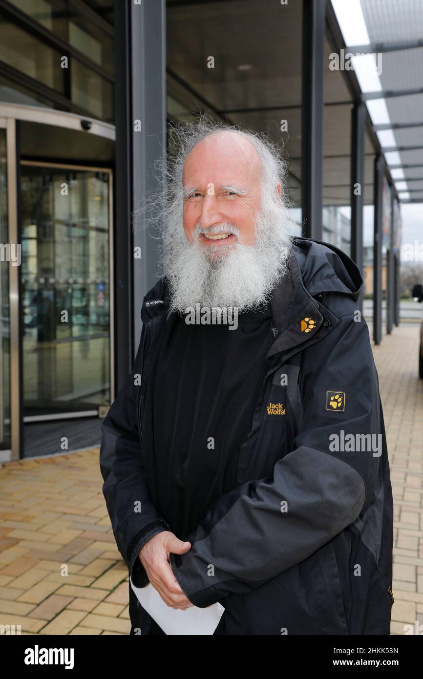 Pater Anselm Grün bei der Ankunft zur TV-Aufzeichnung der Talkshow ...