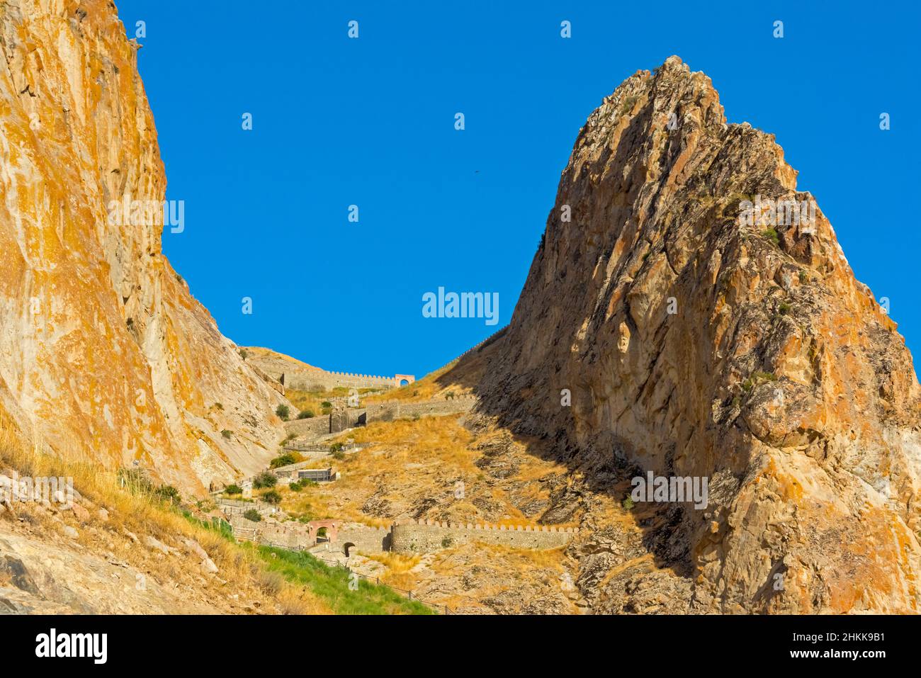 Alinjagala, an ancient citadel in Alinja Mountain, Nakhchivan ...