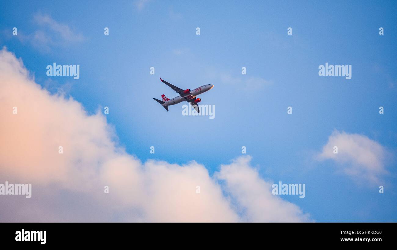 Flight route brasil hi-res stock photography and images - Alamy