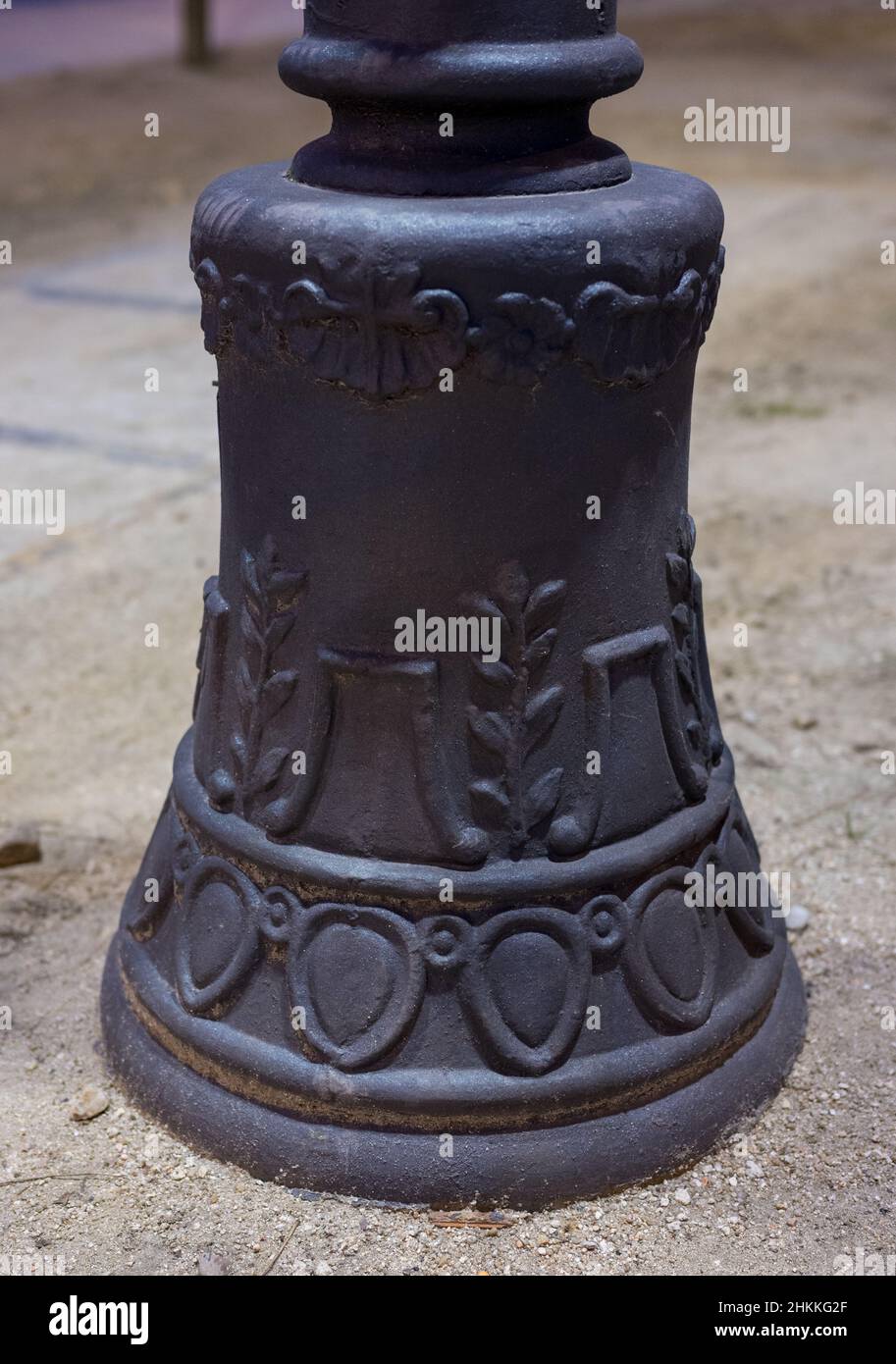 Vertical shot of decorative antique cast iron lamp post Stock Photo - Alamy