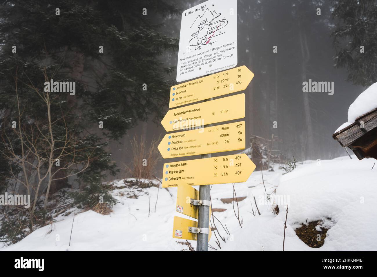 Hiking signpost in the Berchtesgadener Land in Bavaria Stock Photo - Alamy