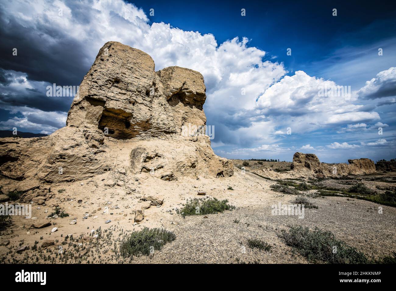 Beacon tower of the Great Wall of China in Shandan, near Zhangye, Gansu ...