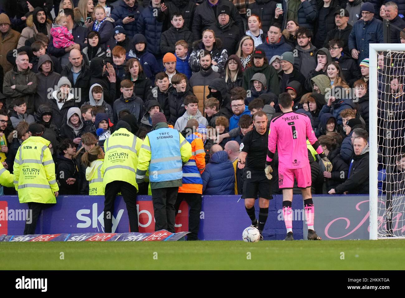 Fight referee football hi-res stock photography and images - Alamy