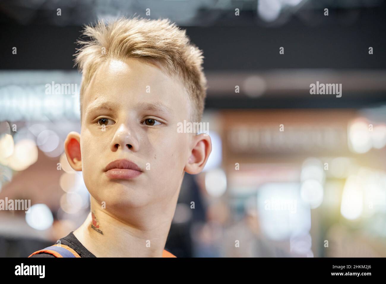 Serious face expression hi-res stock photography and images - Alamy