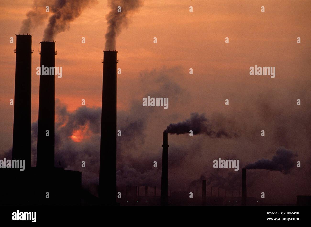 Allemagne de l'est pollution Bitterfeld Mai 1990 Stock Photo - Alamy