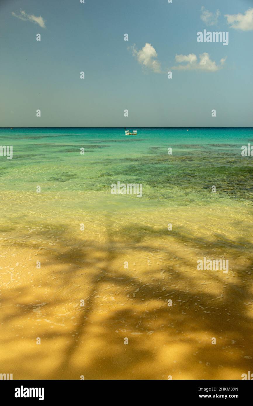 Glitter bay barbados hi-res stock photography and images - Alamy