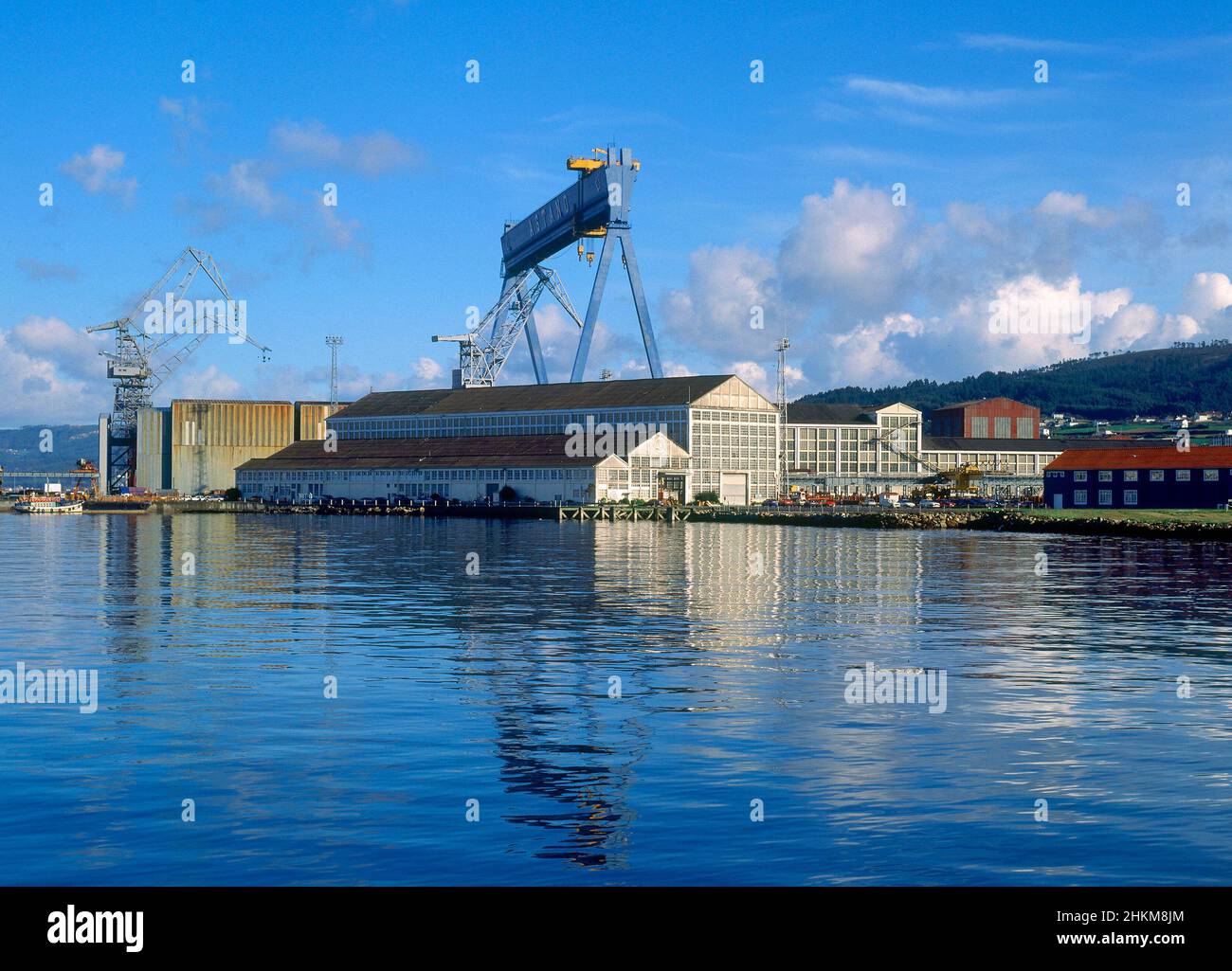 ZONA DEL PUERTO PESQUERO Y ASTILLEROS - FOTO AÑOS 90. Location: PUERTO ...