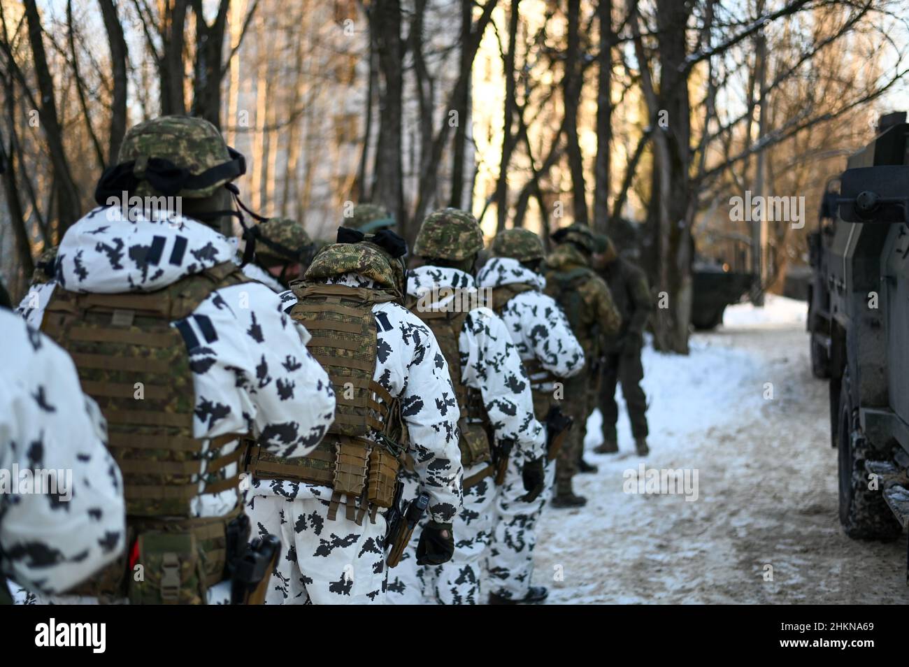 Russian troops border hi-res stock photography and images - Alamy