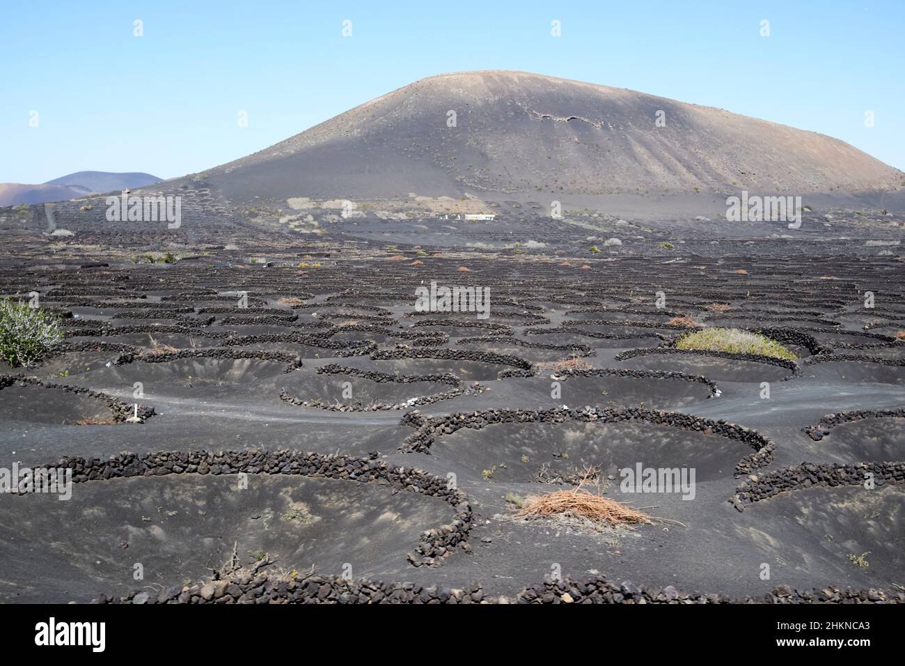 Country stone walls hi-res stock photography and images - Alamy