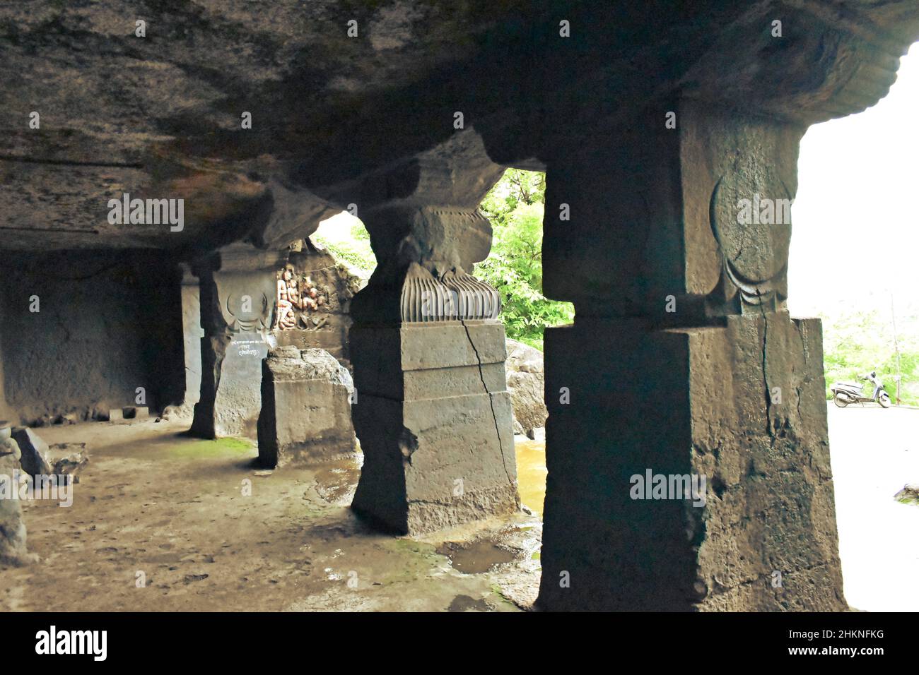 lonad caves - bhiwandi caves maharashtra Stock Photo - Alamy