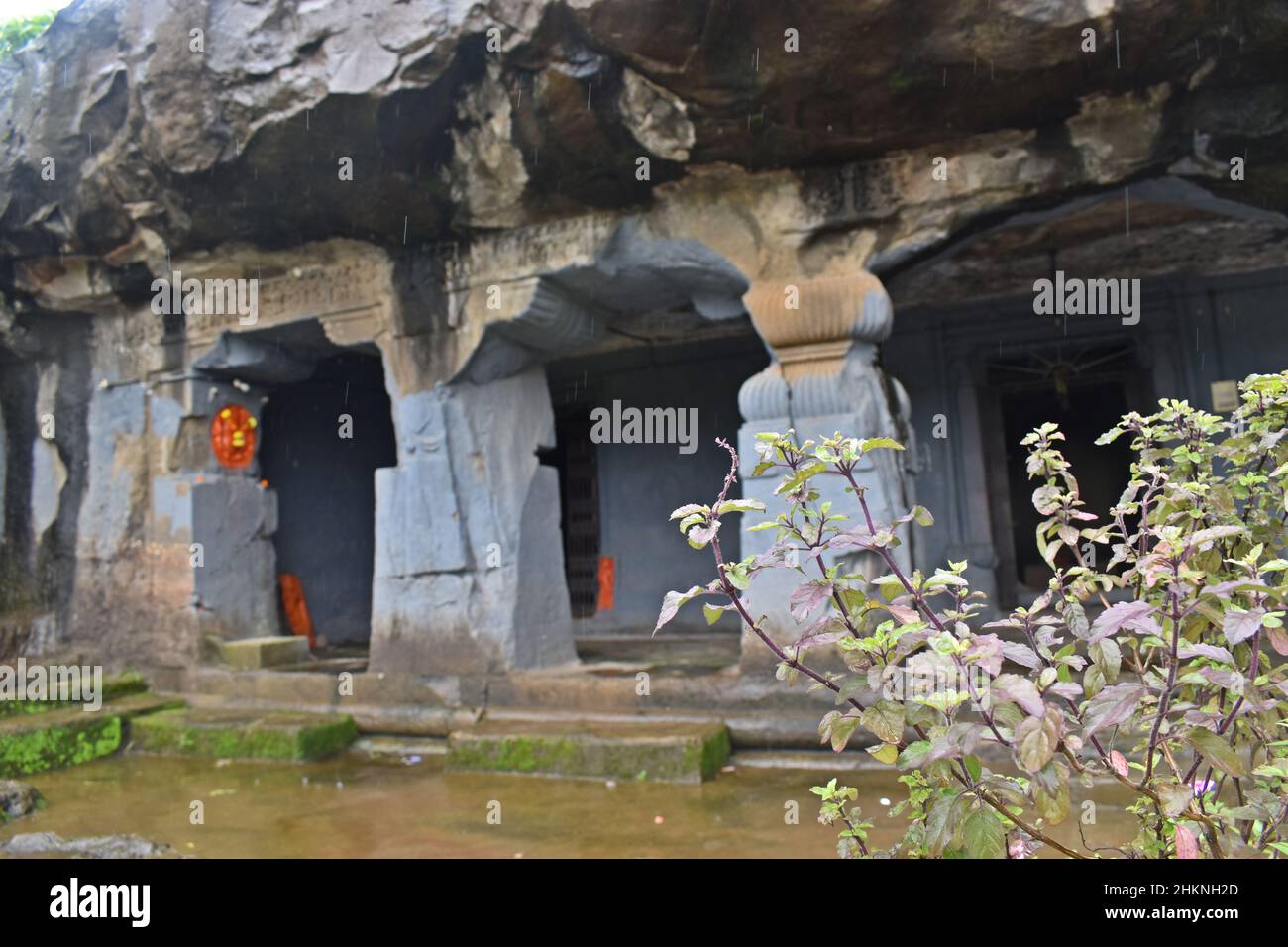 lonad caves - bhiwandi caves maharashtra Stock Photo - Alamy