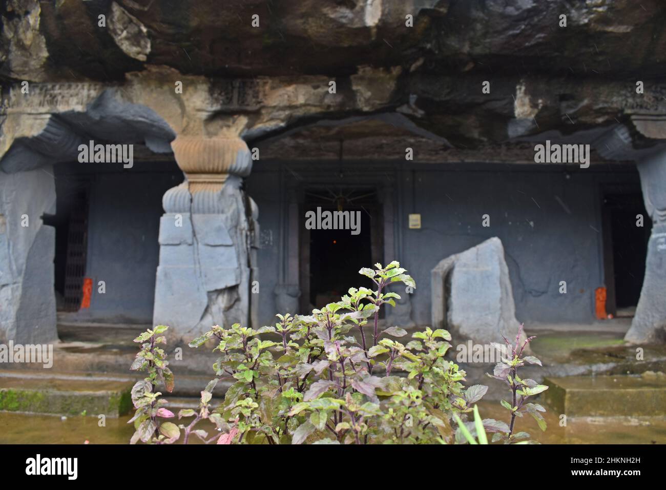 lonad caves - bhiwandi caves maharashtra Stock Photo - Alamy