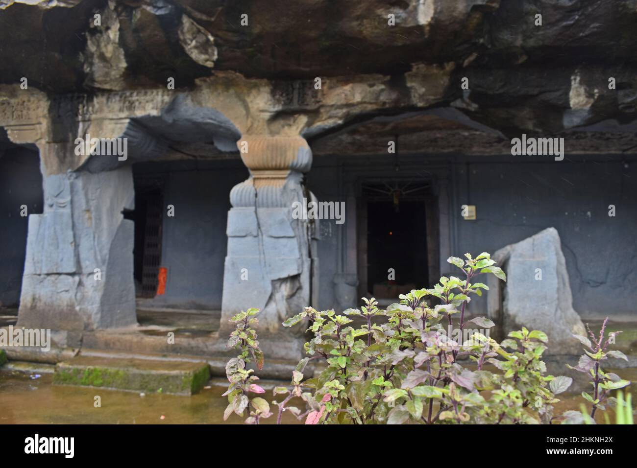 lonad caves - bhiwandi caves maharashtra Stock Photo - Alamy
